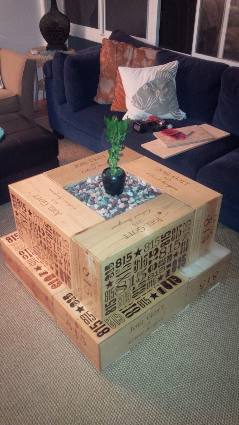 20 DIY Wooden Crate Coffee Tables - Guide Patterns