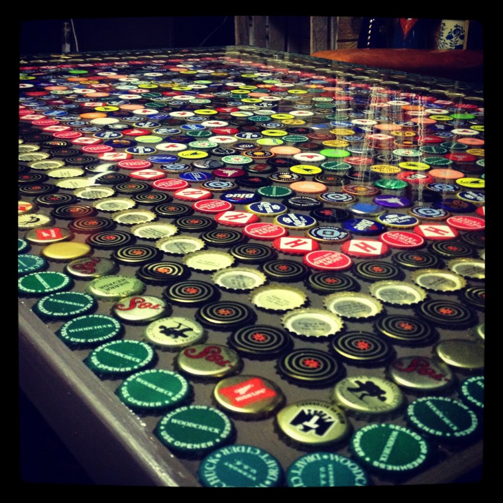 18 DIY Beer Bottle Cap Table Designs - Guide Patterns