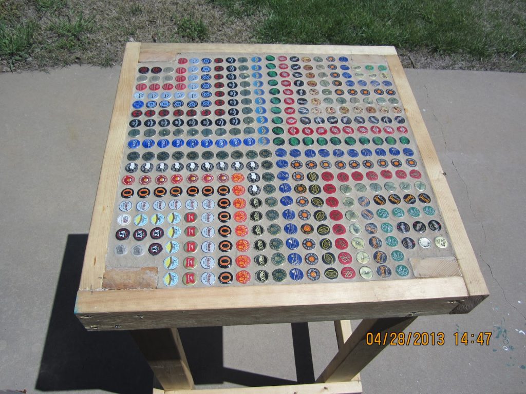 18 DIY Beer Bottle Cap Table Designs - Guide Patterns