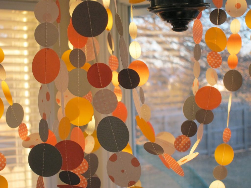 37 DIY Paper Garland Ideas - Guide Patterns