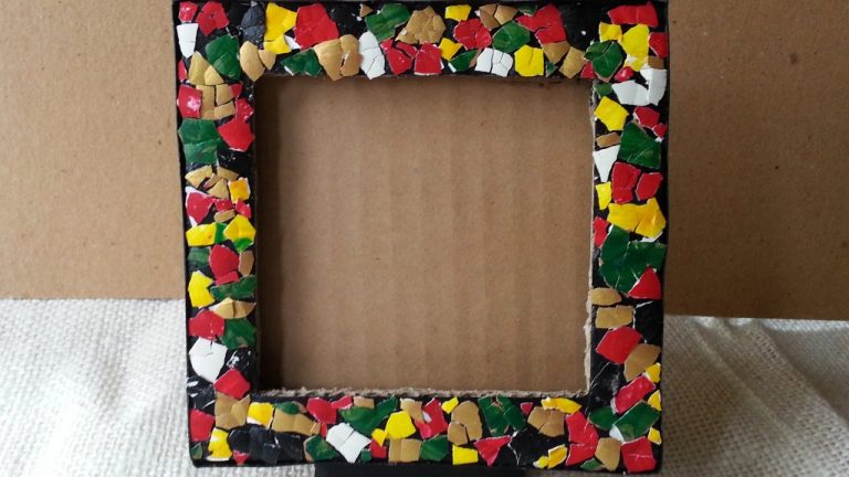 22 DIY Cardboard Picture Frames - Guide Patterns