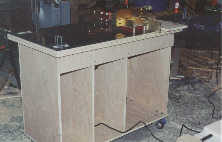 How to Build a Router Table: 36 DIYs | Guide Patterns