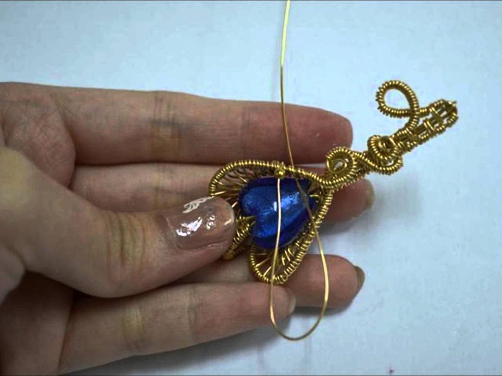 Wire Wrapped Pendants: 42 Interesting Designs - Guide Patterns