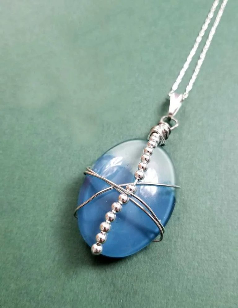 Wire Wrapped Pendants: 42 Interesting Designs - Guide Patterns