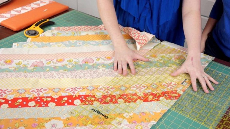 How to Make a Jelly Roll Quilt: 49 Easy Patterns | Guide Patterns
