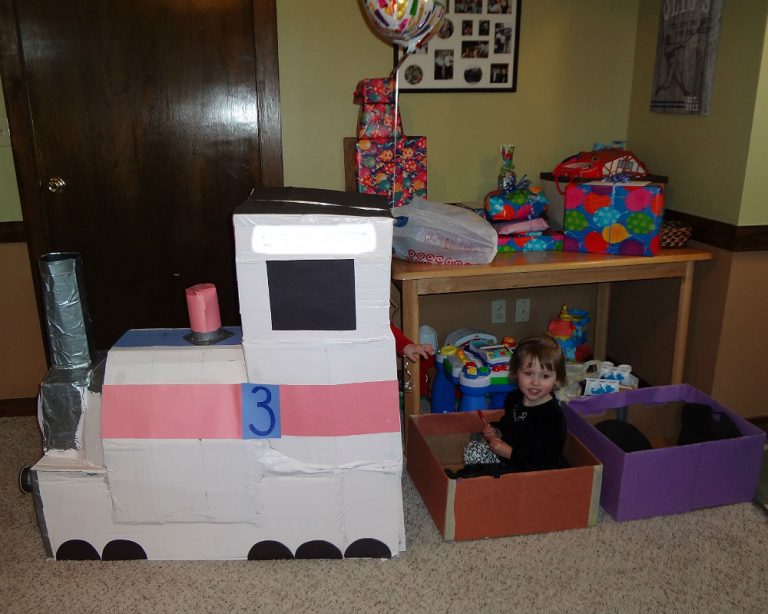 Making a Cardboard Train: 24 DIYs - Guide Patterns