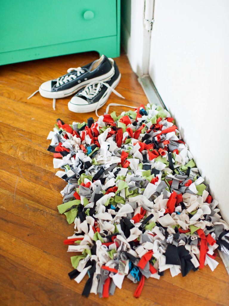 56 T-Shirt Rug DIY Tutorials - Guide Patterns