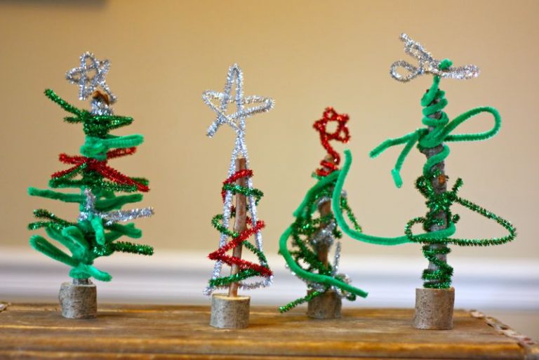 12 DIYs to Make a Pipe Cleaner Christmas Tree - Guide Patterns