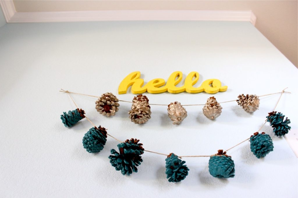 15 Ways to Make a Pinecone Garland - Guide Patterns