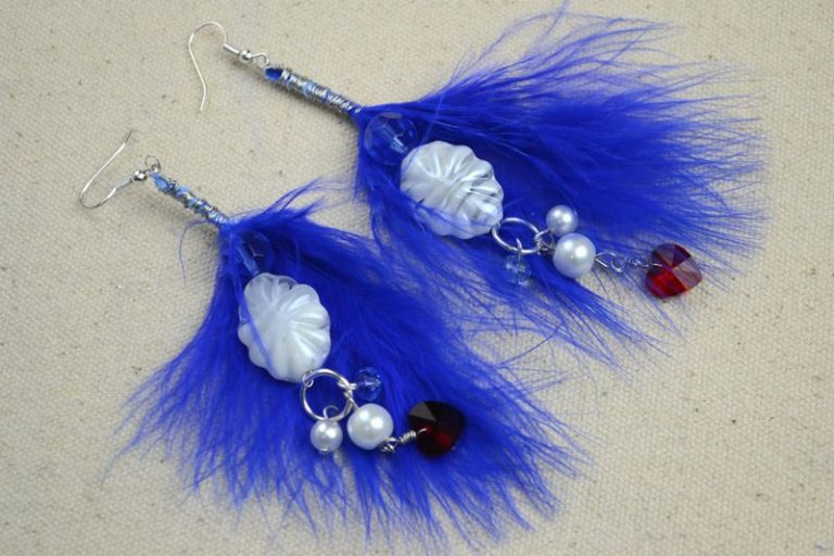 22 Ways to Make Feather Earrings - Guide Patterns