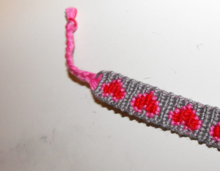 20 Heart Friendship Bracelet Patterns - Guide Patterns