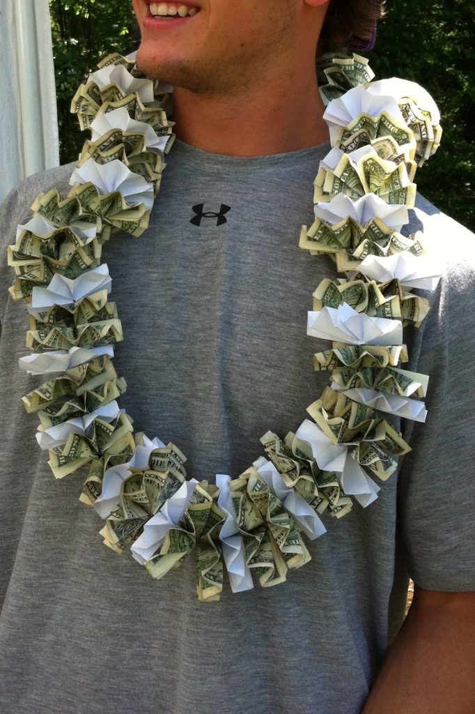 25+ Creative DIYs to Make a Money Lei - Guide Patterns