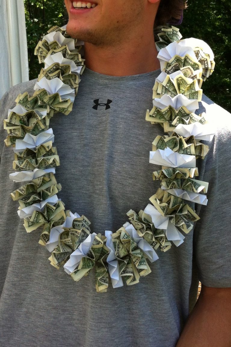 25+ Creative DIYs to Make a Money Lei - Guide Patterns