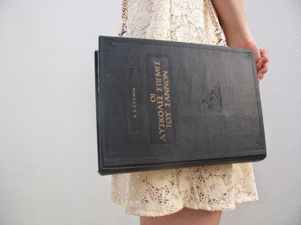 11 Fun Book Purse Tutorials | Guide Patterns