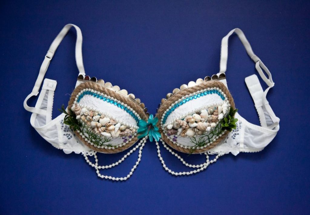 11 Enchanting Seashell Bra DIYs | Guide Patterns