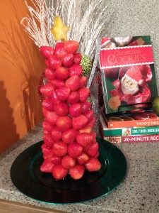 11 Ways to Make a Fruit Christmas Tree - Guide Patterns