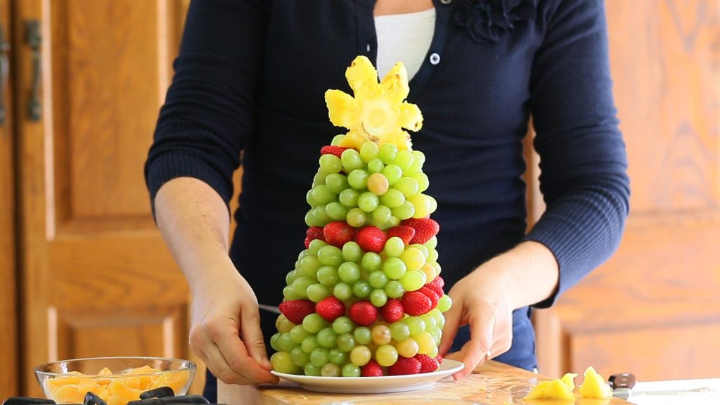 11 Ways to Make a Fruit Christmas Tree - Guide Patterns
