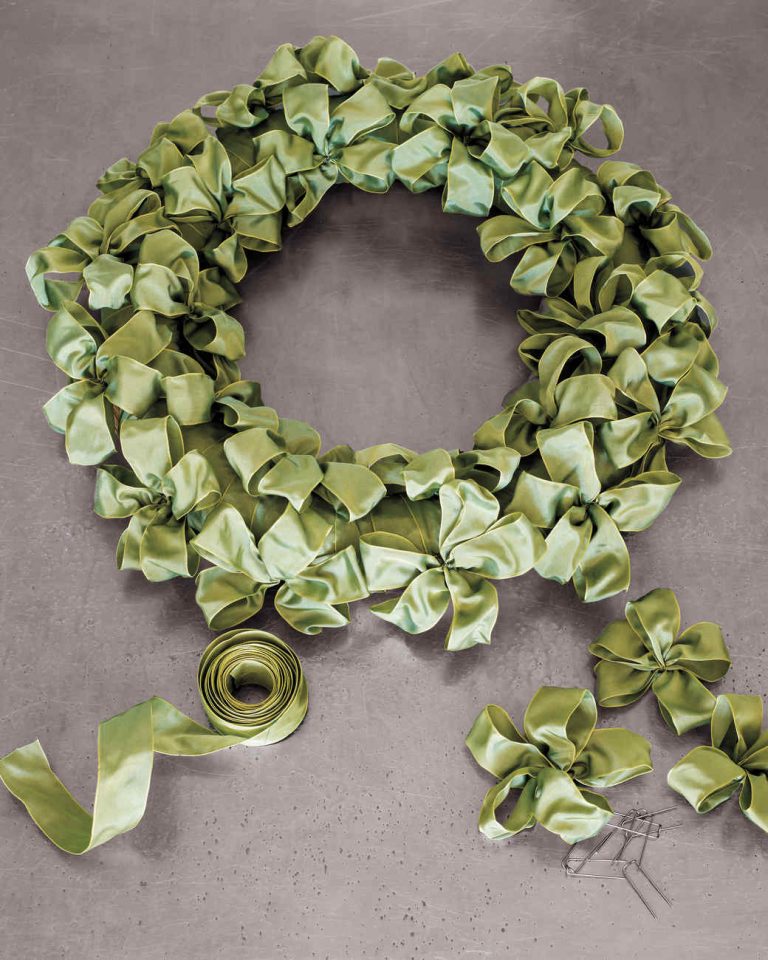 20 Ways to Make a Ribbon Wreath - Guide Patterns