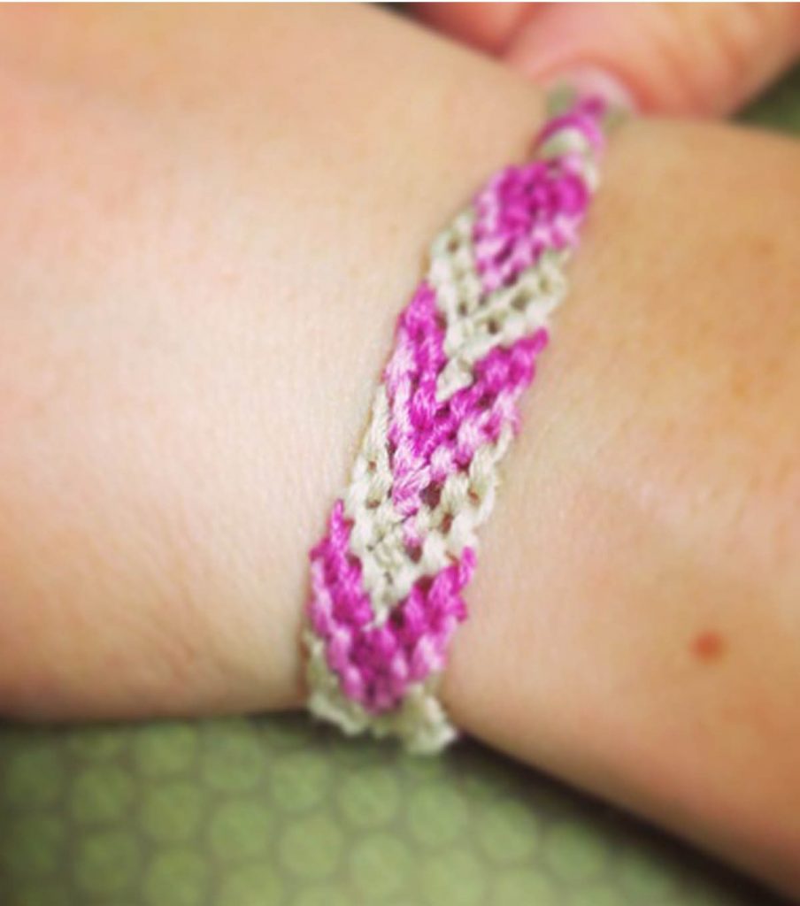 17 Chevron Friendship Bracelet Patterns - Guide Patterns