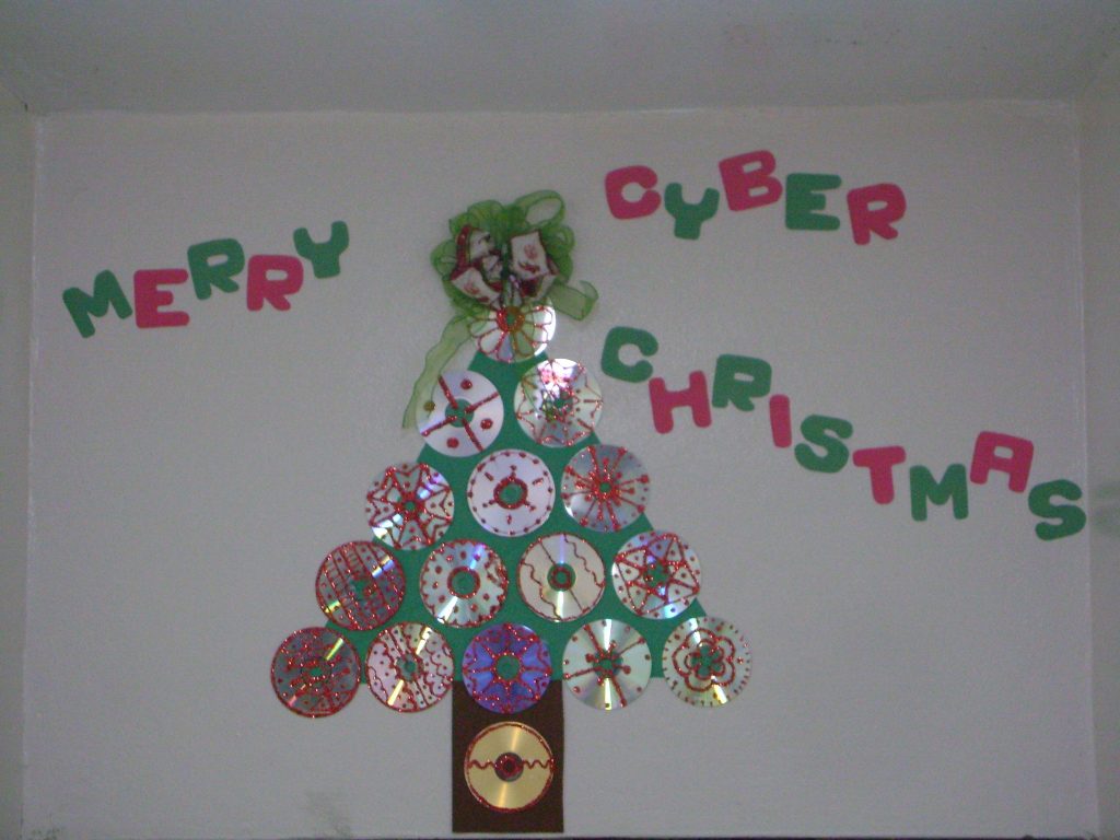 15+ Christmas Bulletin Board Tutorials and Ideas - Guide Patterns