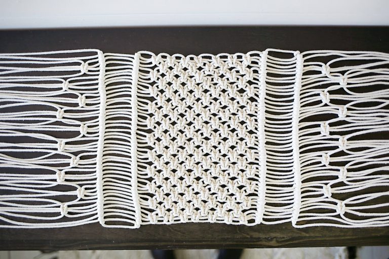 9 Free DIY Patterns to Make a Macramé Table Runner - Guide Patterns