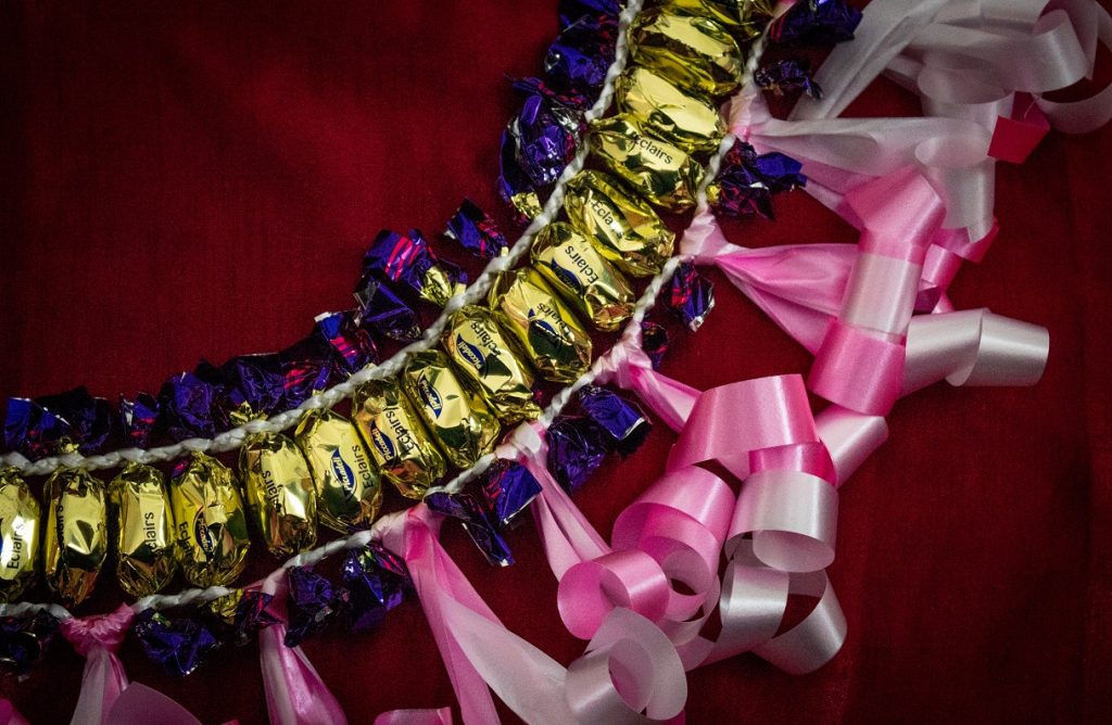 20+ Ways to Make Candy Leis | Guide Patterns