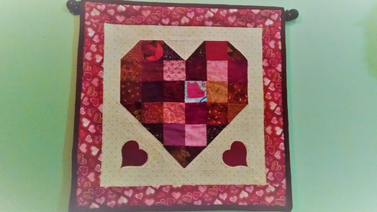 19+ Free Patterns to Make a Quilted Wall Hanging - Guide Patterns