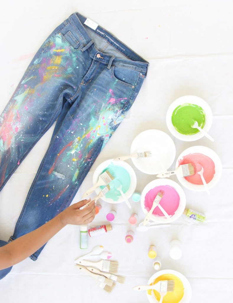 How to Make Painted Jeans: 7 DIYs and Ideas - Guide Patterns