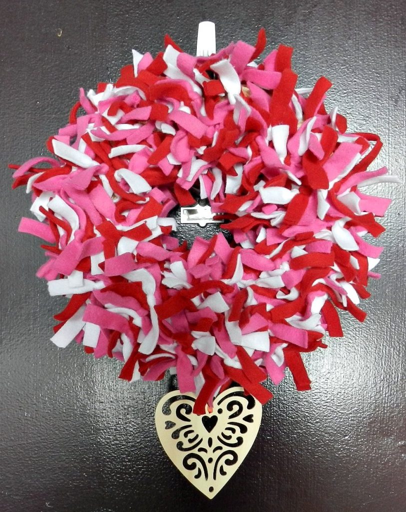 35 Valentine Wreaths to Make - Guide Patterns
