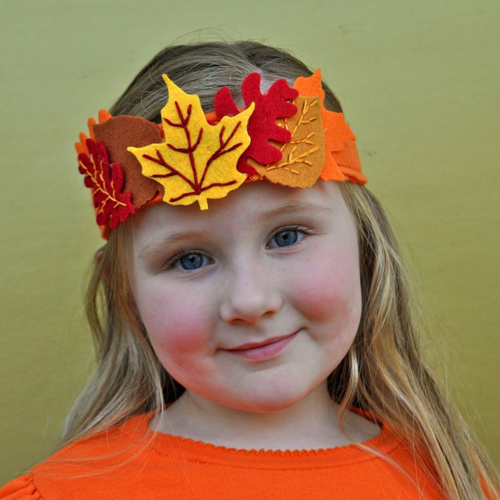 14+ DIYs to Make a Gorgeous Moana Flower Crown Headband - Guide Patterns