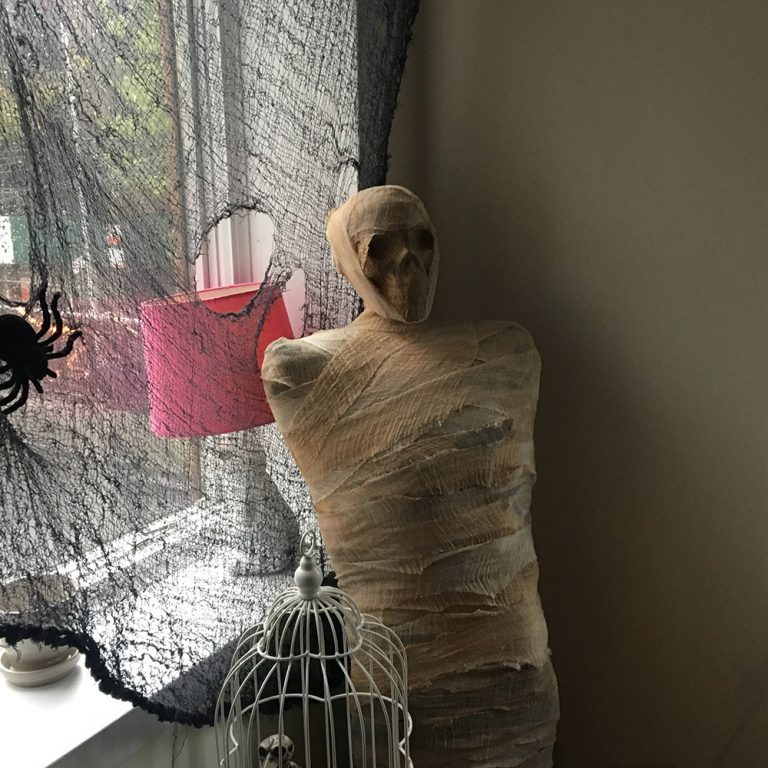 47+ DIYs to Make Scary Halloween Props | Guide Patterns