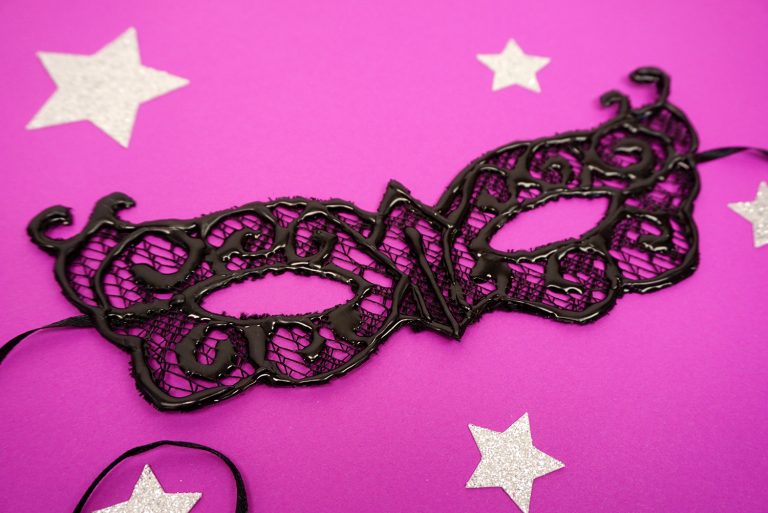 18 Ways to Make a DIY Masquerade Mask - Guide Patterns